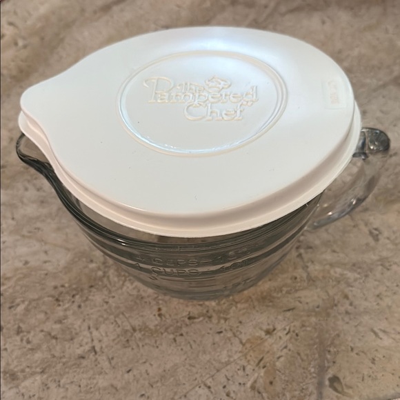 Pampered Chef | Kitchen | Pampered Chef Glass Measuring Cup With White ...